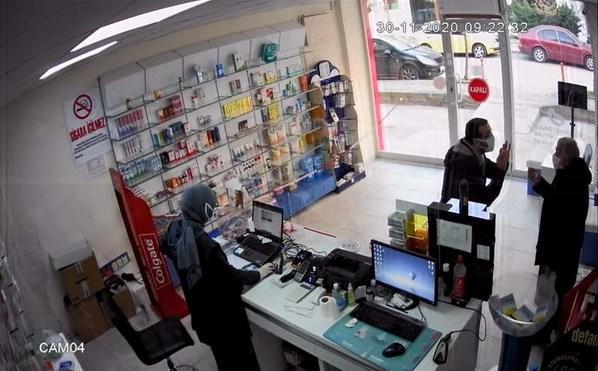 Eczanede büyük skandal! 73 yaşındaki adamı kaldırıma fırlattı - Vatan ...