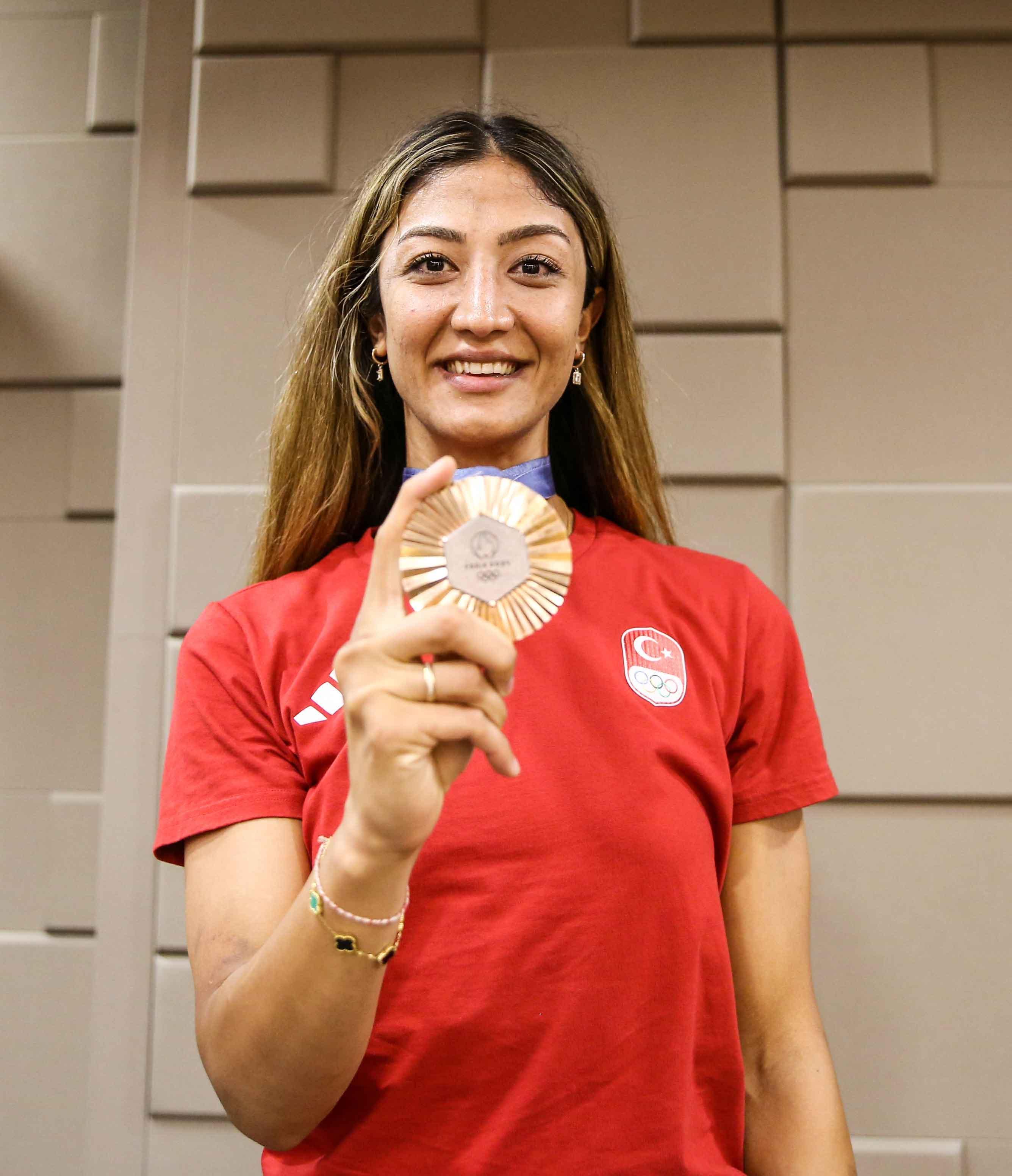 Milli tekvandocu Nafia, kariyerini olimpiyat altınıyla tamamlamayı ...