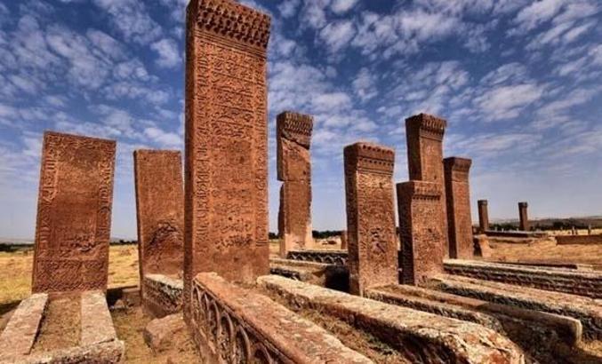 Ahlat nerede? Cumhurbaşkanlığı Külliyesi bulunan Ahlat nereye bağlı ...