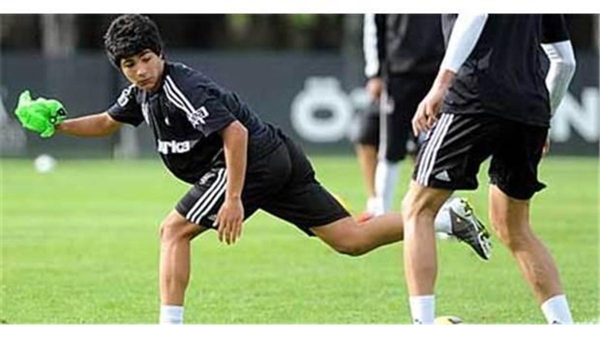 Simao ve Almeida bu Türk'e hayran! - Futbol Haberleri