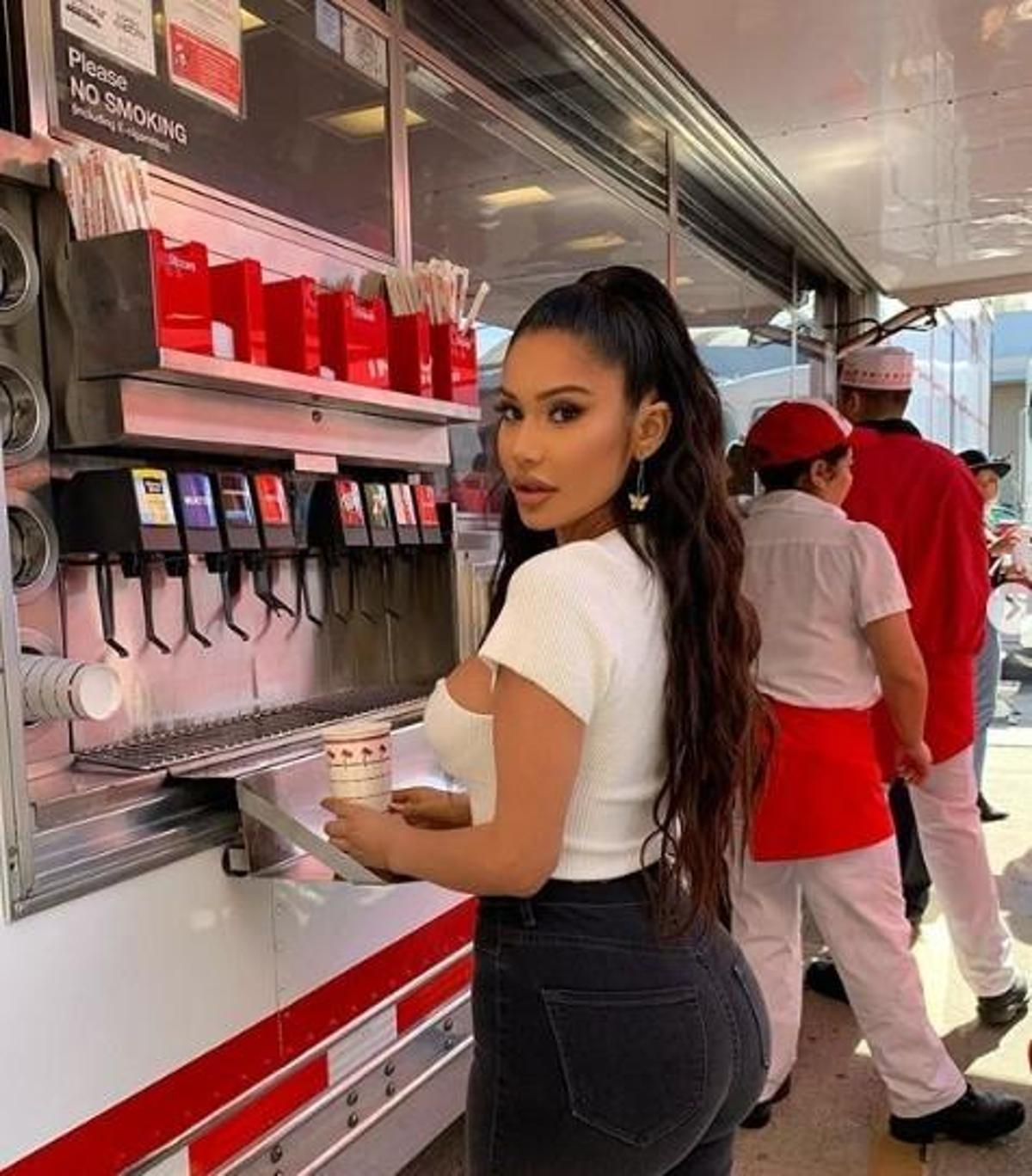 Janet Guzman Instagram'ı sallıyor! - Gazetevatan En Son Magazin Haberleri