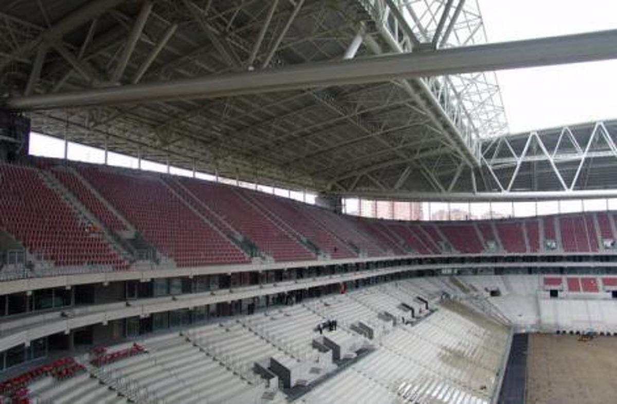 TT Arena'nın çimleri seriliyor - Sampiy10 Spor Haberleri