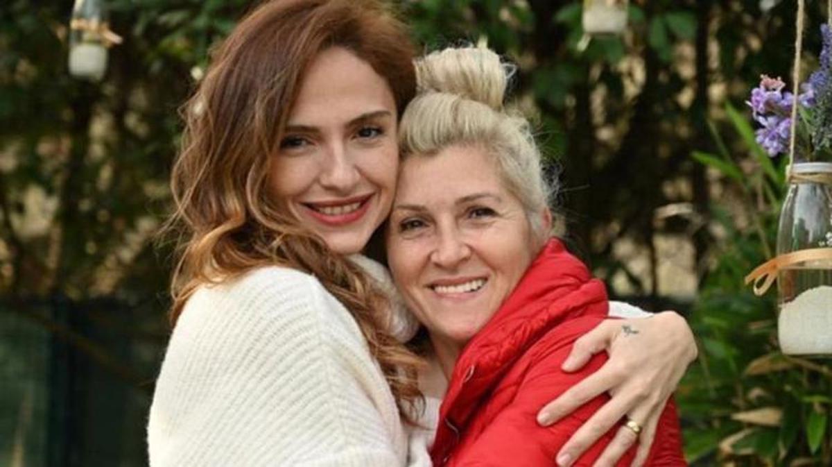 Sinem Uslu annesi için dua istedi! 'Kemoterapiye başladık' - Vatan ...
