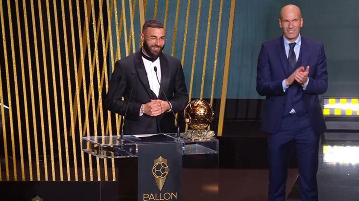 Ballon d'Or ödülünü Karim Benzema kazandı! İşte futbolda 2022'nin en ...