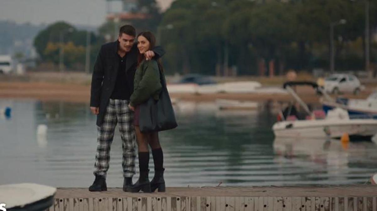 Mustafa ve Derya arasında tatlı bir an yaşanıyor!