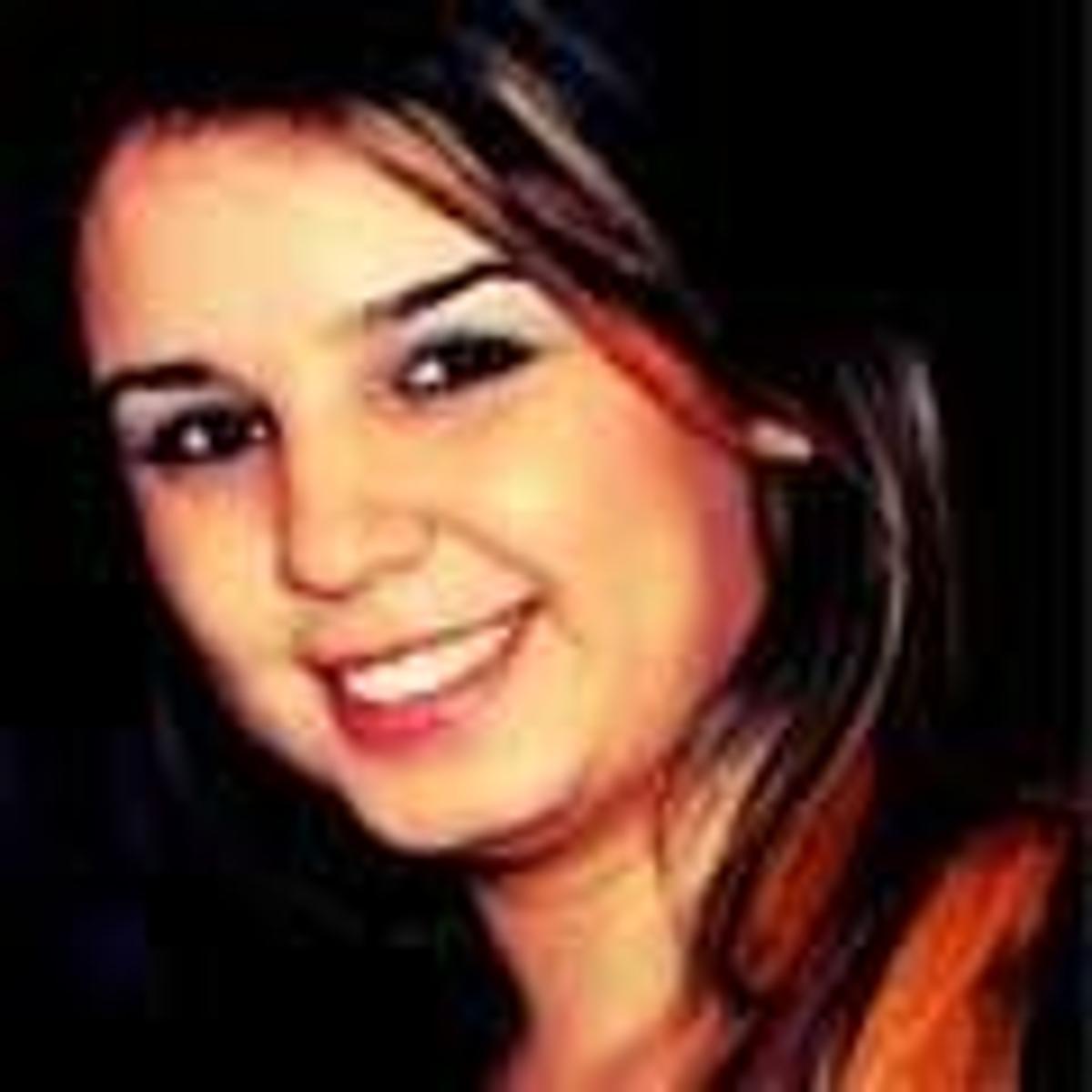 Elif Ünal - Gazete Vatan Köşe Yazarları