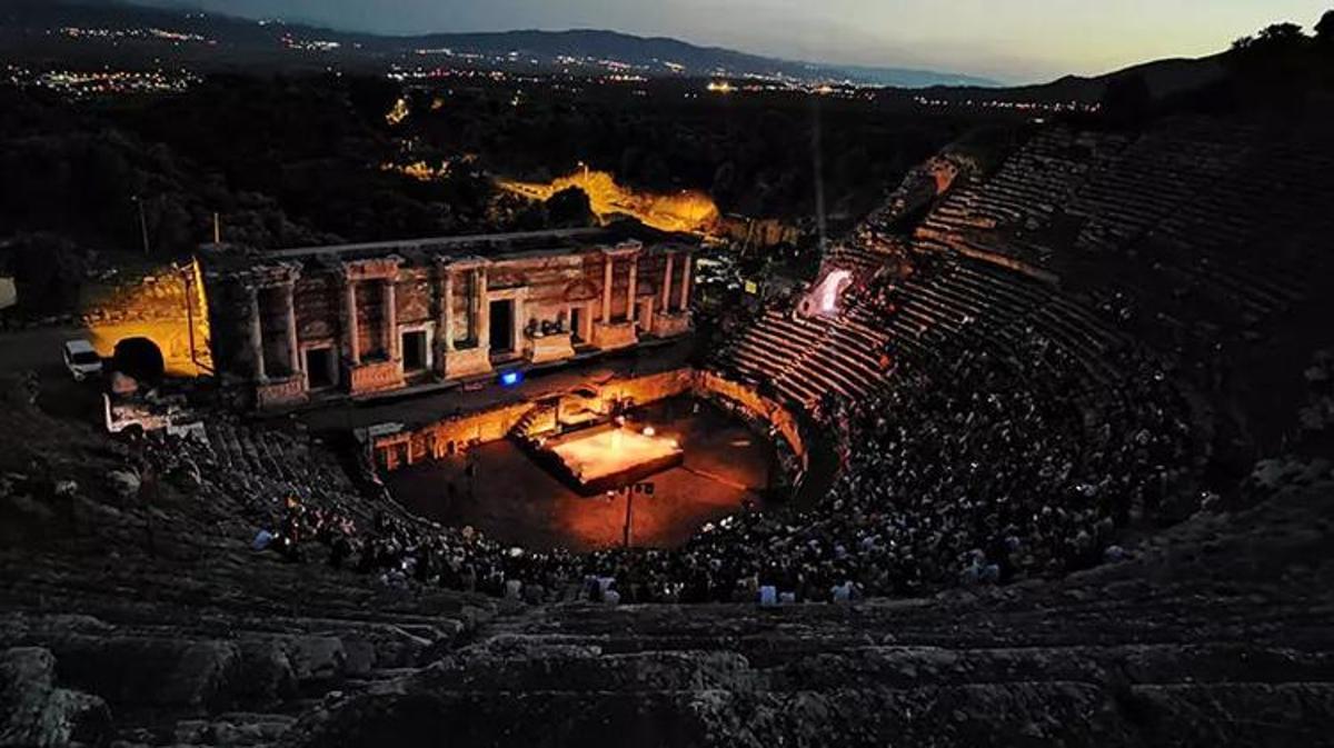 Nysa'da Milliyet Arkeoloji buluşması... Roma kentinde Anadolu tarihine ...