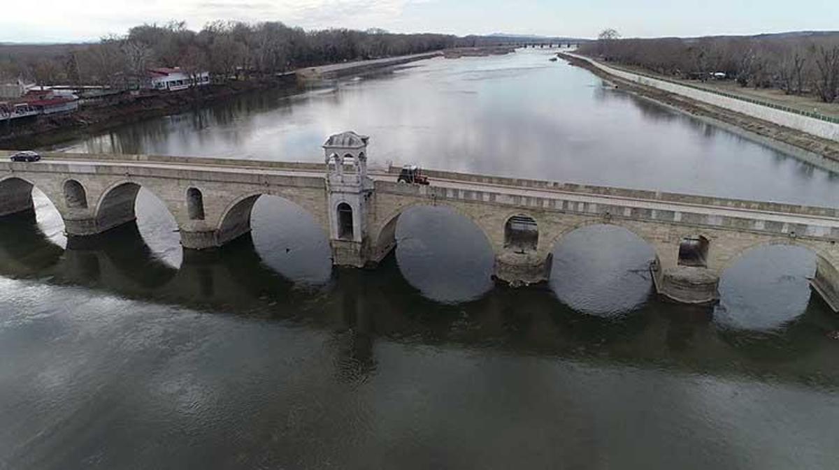 Sıcaklıklar 90 yılın ortalamasının üzerine çıktı! Meriç Nehri, son 5 ...