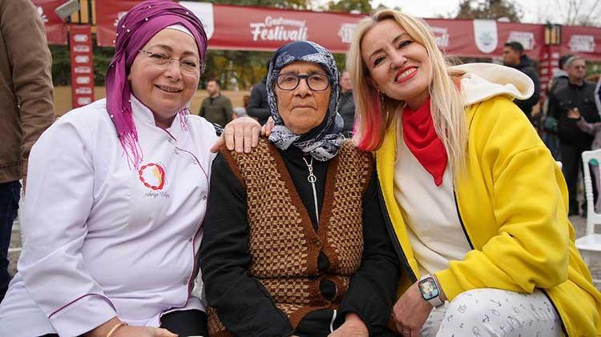Edirne’de kadınlar en lezzetli yemeği yapmak için yarıştı! 72 yaşındaki ...