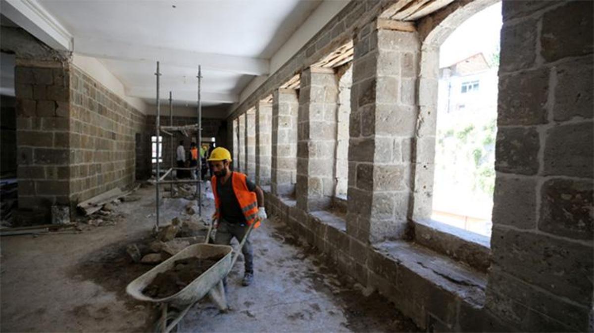 Bitlis'in ilk mektebi yeniden hayat buldu: 100 yıllık okul restore edildi! - Gazetevatan Son ...