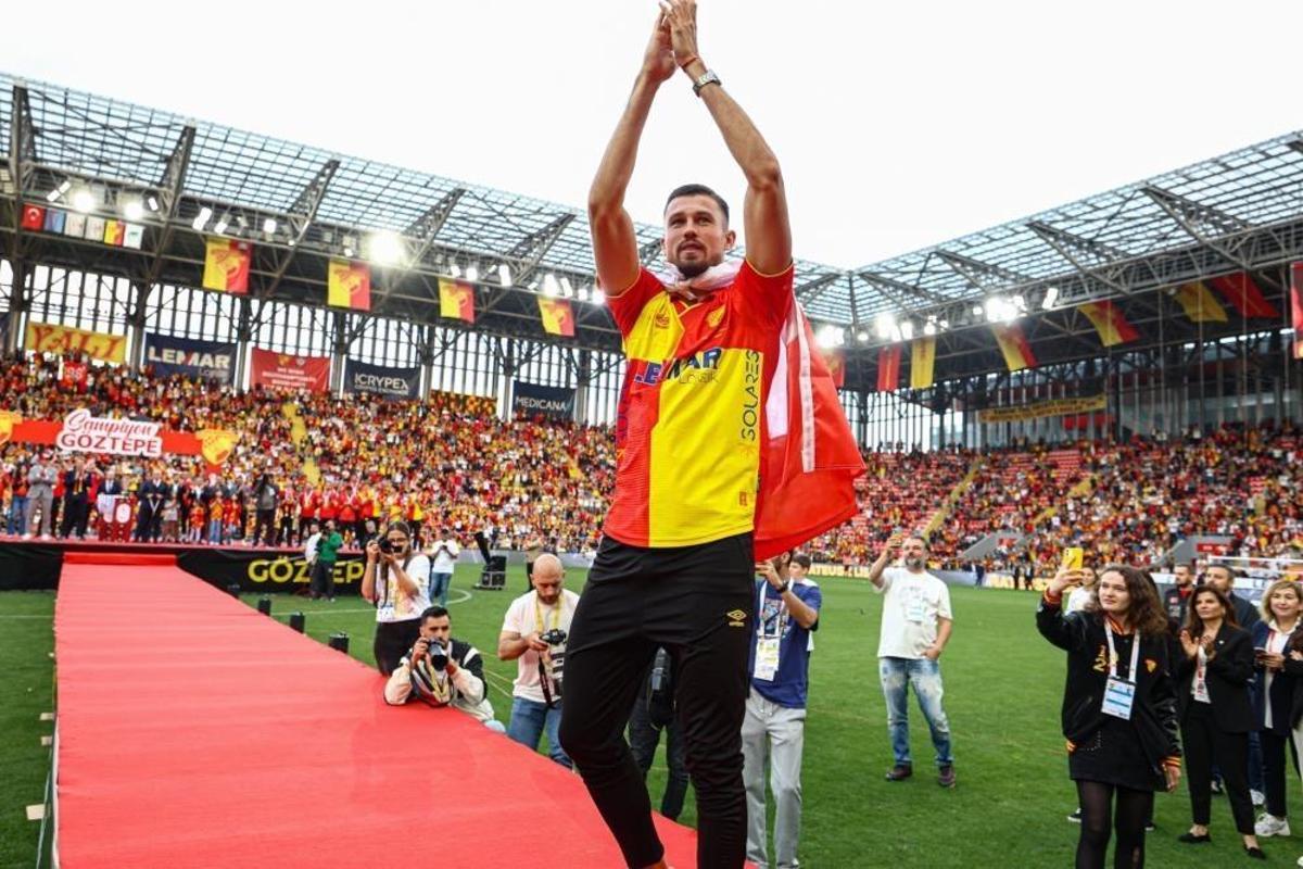 Göztepe, Lech Poznan ile anlaştı! Yıldız oyuncu gidiyor - İzmir Haber ...