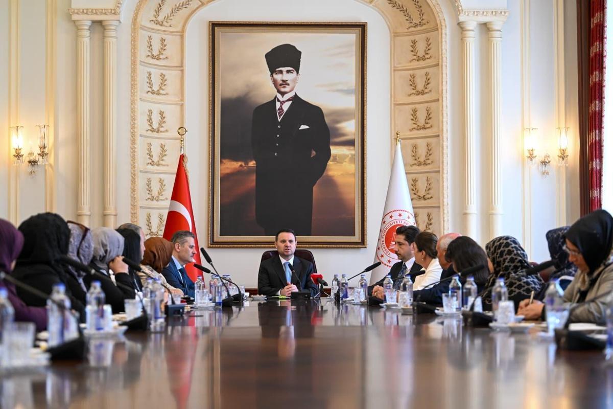 Bakan Gürlek, HAKMED temsilcileriyle bir araya geldi - Ankara Haberleri