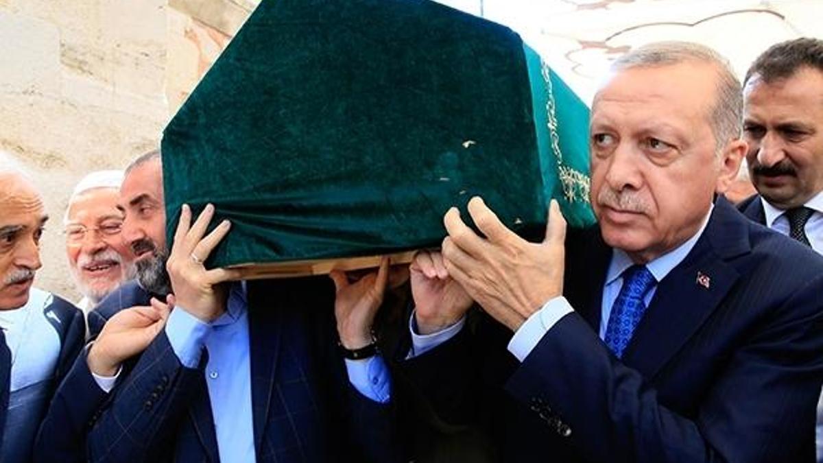 Prof. Dr. Semavi Eyice son yolculuğuna uğurlandı - Yaşam Haberleri