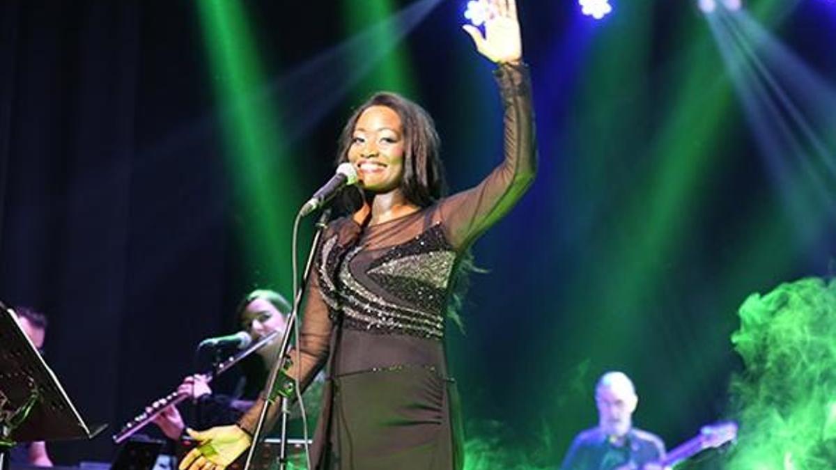 Della Miles'tan örnek karar - Vatan Gazetesi Magazin Haberleri