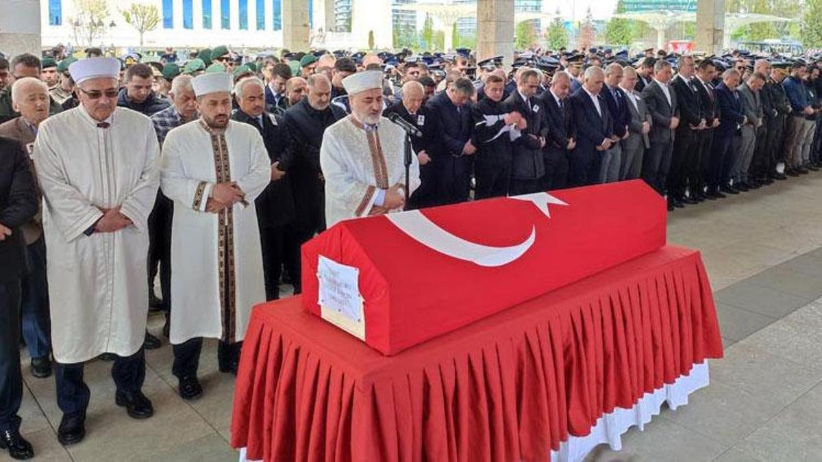 Şehit Polis Özgür Barçın, Ankara'da son yolculuğuna uğurlandı ...