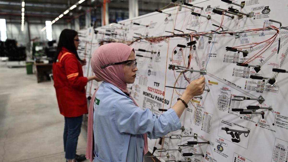 Dev yatırımda 12 fabrika üretime geçti! 37 fabrikanın inşaatı sürüyor ...
