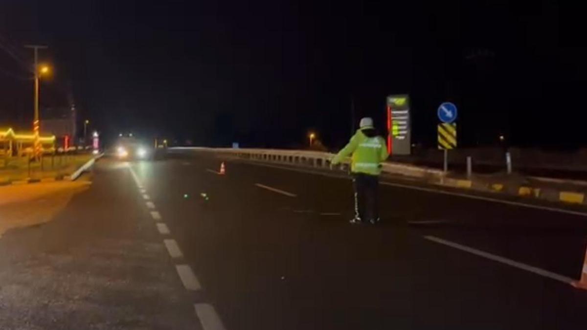 Bolu-Gerede D-100 kara yolu kapanınca araçlar Tosya’ya yönlendirildi ...