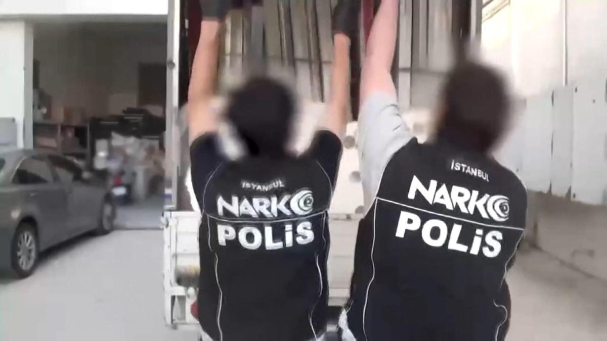 Bağcılar'da duş teknelerinin arasına gizlenmiş 92,5 kilogram uyuşturucu ...