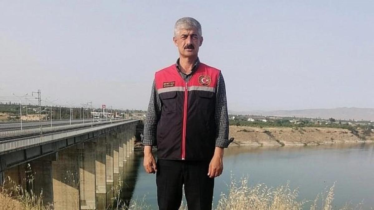 Mahallede doğan her çocuğa veriyor: Muhtar haberi alır almaz elini ...