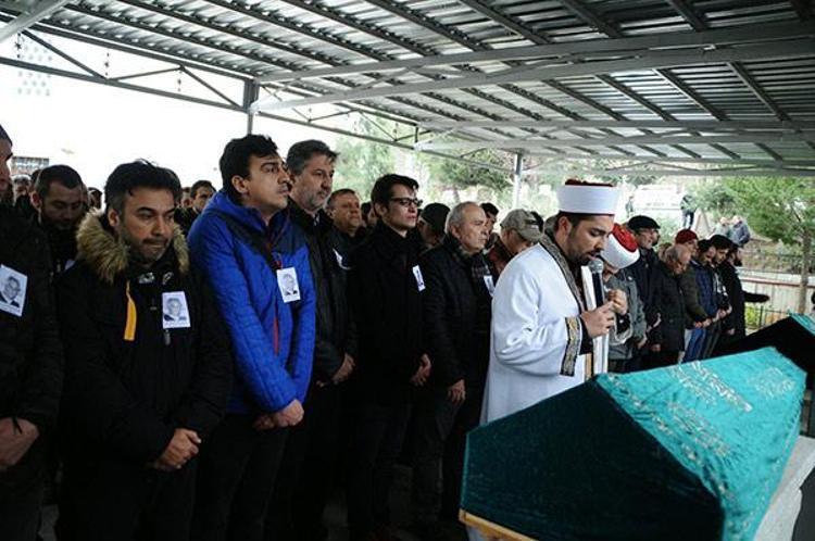 Mustafa Mayadağ son yolculuğuna uğurlandı! - Gazetevatan En Son Magazin ...