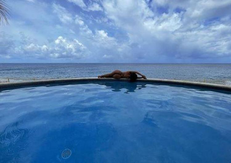 Laura Ivette sınırları zorladı!