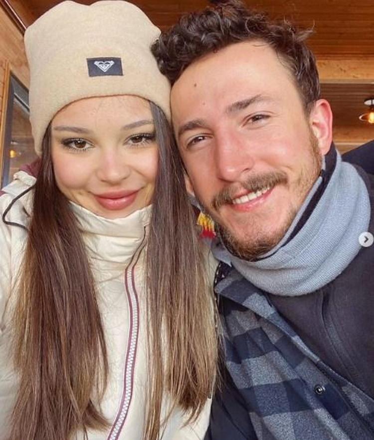 Survivor Berkan Karabulut ve sevgilisi Lale Onuk dudak dudağa ...