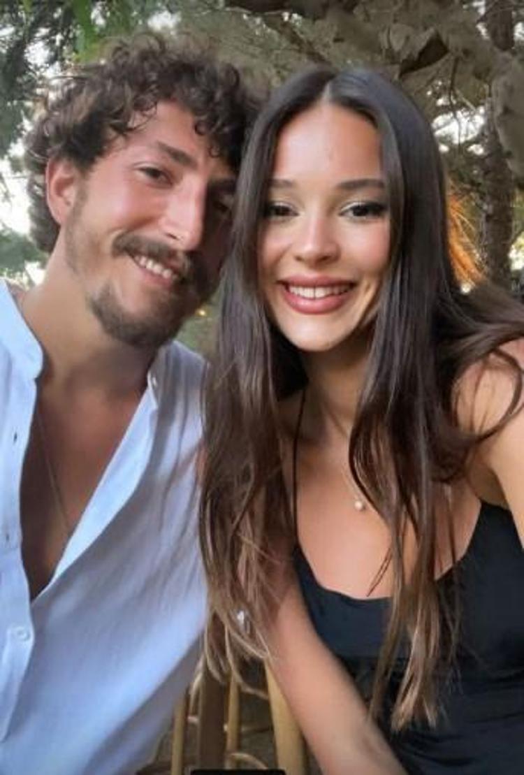 Survivor Berkan Karabulut ve sevgilisi Lale Onuk dudak dudağa ...