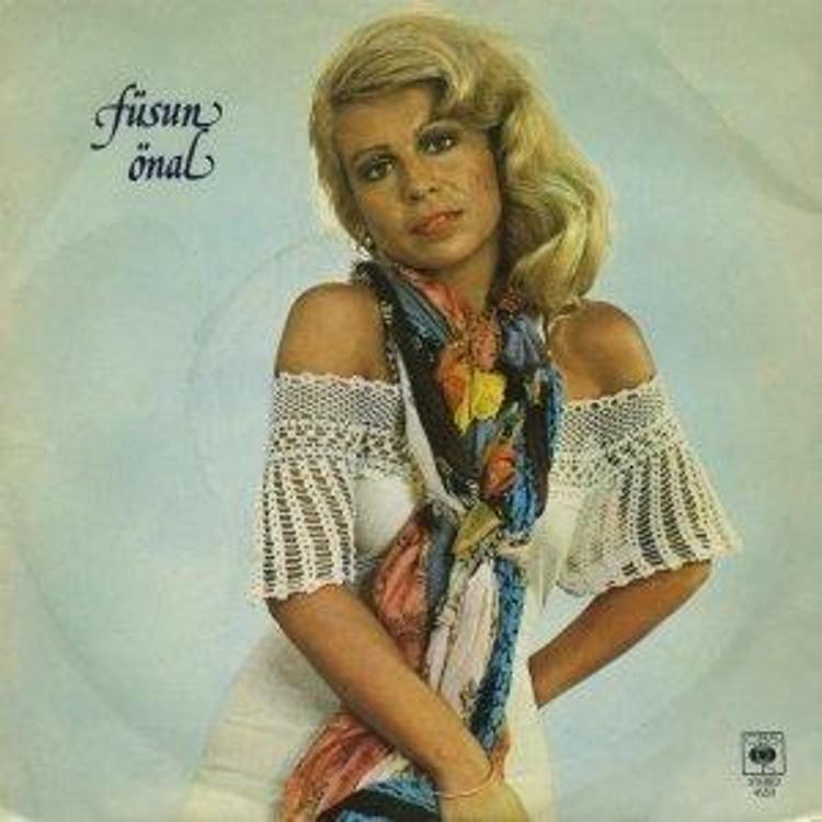 Füsun Önal, 71 yaşında bikinili poz verdi - Gazetevatan En Son Magazin ...