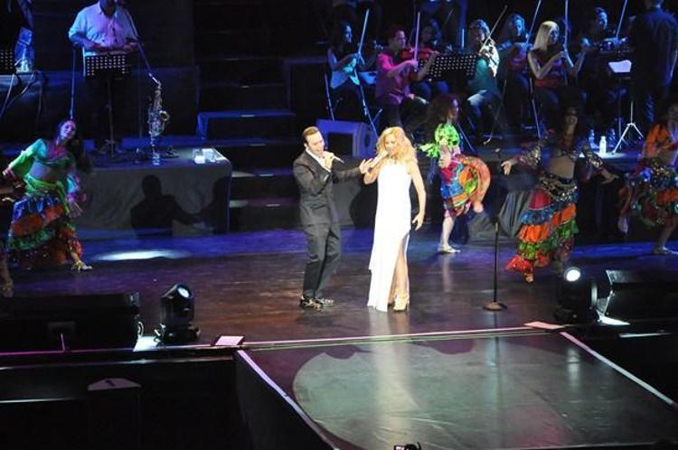 Mustafa Ceceli-Lara Fabian konser! - Magazin Haberleri