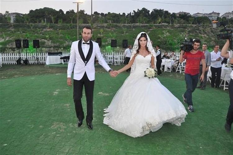 Sevil Uyar - Levent Kılıç'ın düğünü - Vatan Gazetesi Magazin Haberleri