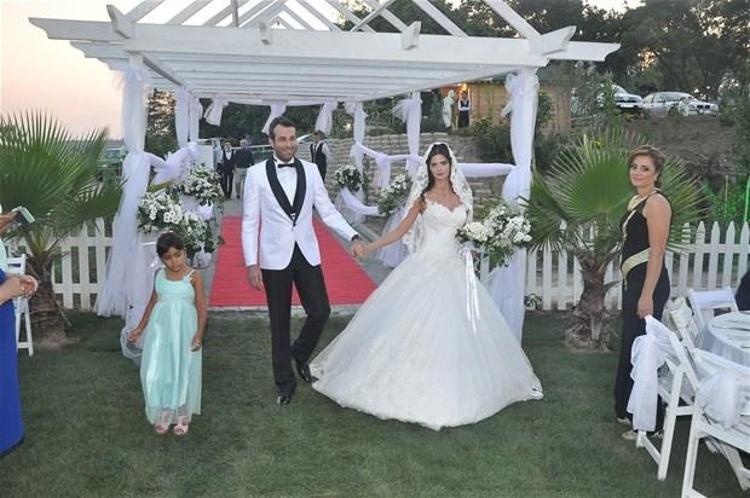 Sevil Uyar - Levent Kılıç'ın düğünü - Vatan Gazetesi Magazin Haberleri