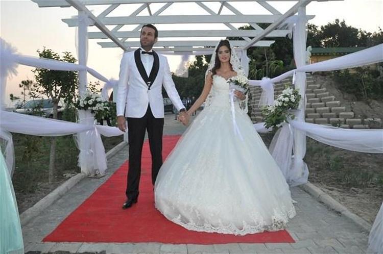 Sevil Uyar - Levent Kılıç'ın düğünü - Vatan Gazetesi Magazin Haberleri