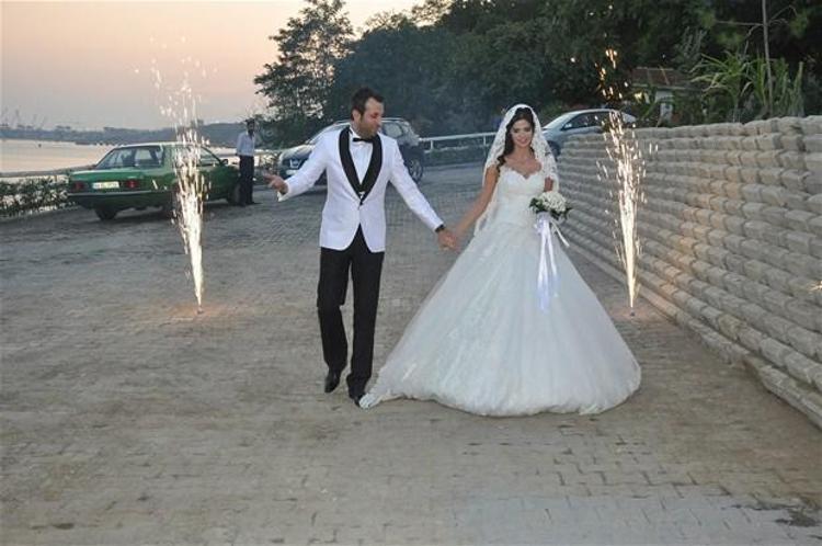 Sevil Uyar - Levent Kılıç'ın düğünü - Vatan Gazetesi Magazin Haberleri