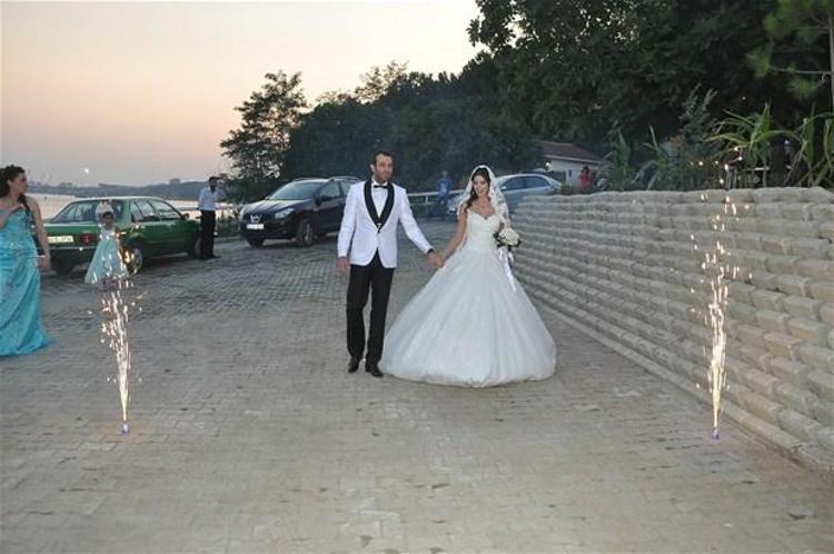 Sevil Uyar - Levent Kılıç'ın düğünü - Vatan Gazetesi Magazin Haberleri