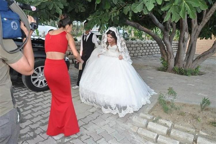 Sevil Uyar - Levent Kılıç'ın düğünü - Vatan Gazetesi Magazin Haberleri