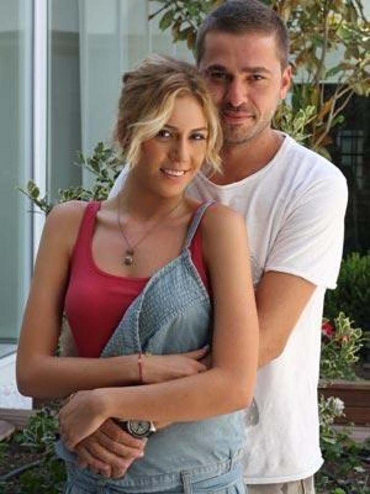 Sinem Kobal & Engin Altan Düzyatan - Vatan Gazetesi Magazin Haberleri