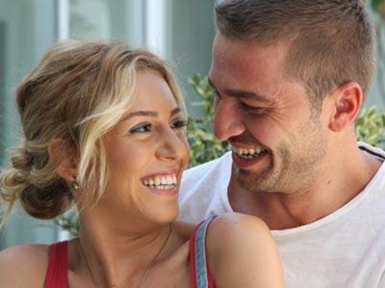 Sinem Kobal & Engin Altan Düzyatan - Vatan Gazetesi Magazin Haberleri