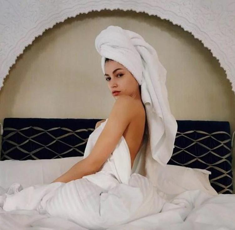 La Casa De Papelin Tokyosu Yatak Pozlarıyla Yürek Hoplattı Magazin
