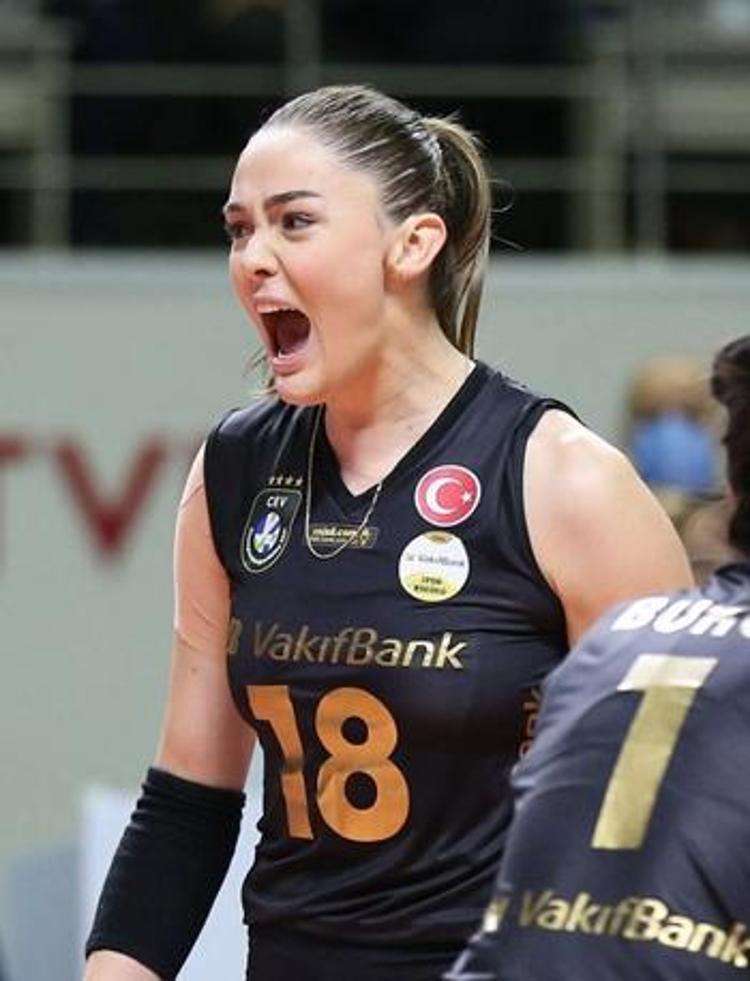 Milli Voleybolcu Zehra Güneş ön Ayak Oldu Lütfen Benimle Iletişime Geçin Vatan Gazetesi