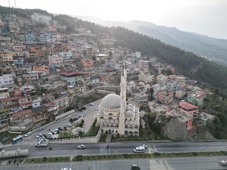 Amonas Dağları'na kurulu tarihi kent Belen'in evlerinde hasar yok ...