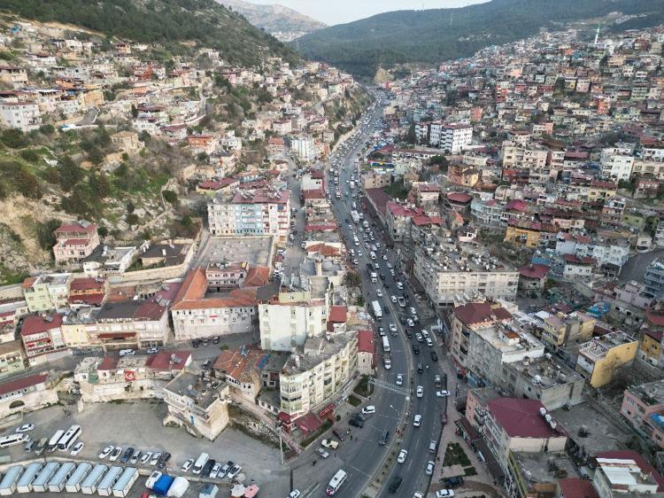 Amonas Dağları'na kurulu tarihi kent Belen'in evlerinde hasar yok ...