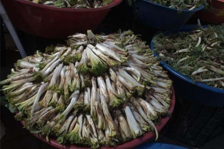 Şifalı otlar tezgâhlardaki yerini aldı - Ekonomi Haberleri