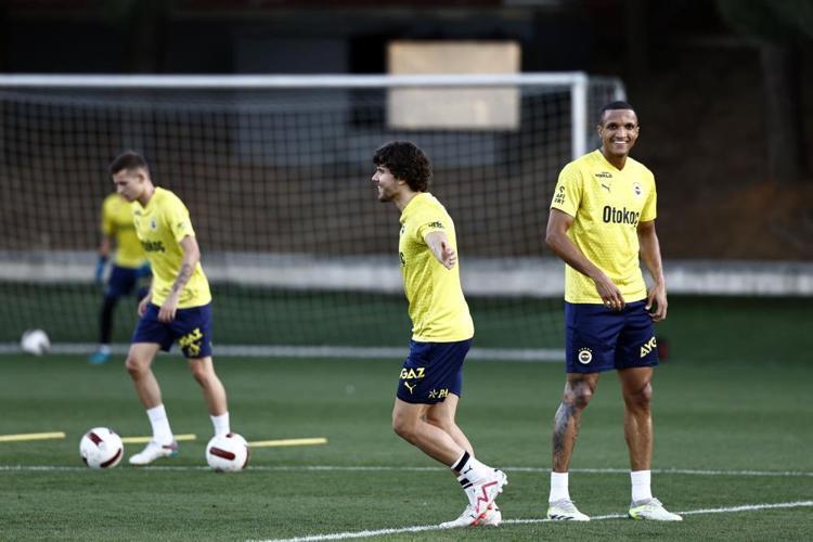 Altay Bayındır'a tarihi fırsat! 'Yuh siz yuh' deyip ateş püskürdü ...