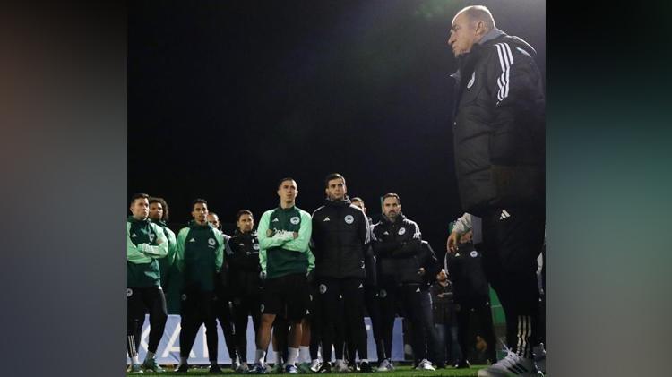 Fatih Terim ilk maçında olay oldu! Hakeme hareket çekti, yeni prensi ...