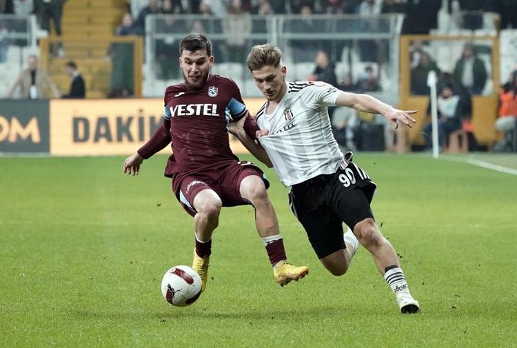 Beşiktaş-Trabzonspor maçına damga vuran Semih Kılıçsoy 21 yıl sonra bir ...