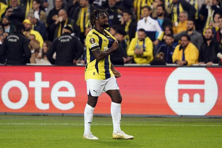 Fenerbahçe'de Osayi-Samuel depremi! Maaşına zam istedi, Ali Koç'tan ...