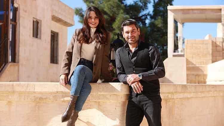 Uzak Şehir'den mesaj var: Ozan Akbaba ve Sinem Ünsal proje hakkında ilk ...
