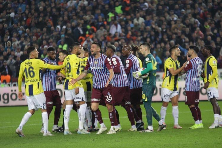 Abdullah Avcı'nın kapıya koyduğu eski Trabzonsporlu yıldız için Ali Koç ...