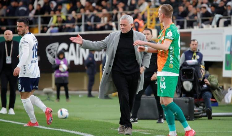 Fenerbahçe'yi krize sokan haber! Önce Çağlar Söyüncü şimdi de İsmail ...