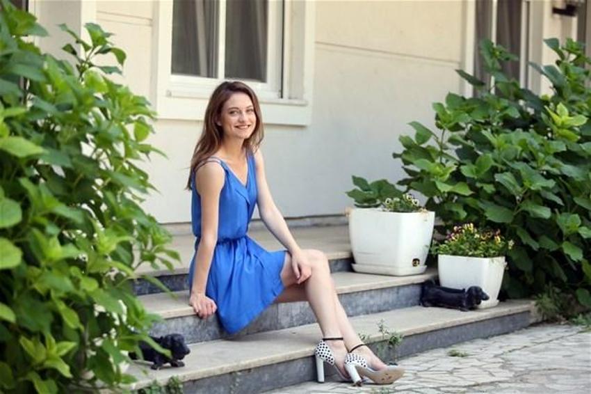 Elifcan Ongurlar: Oyunculukta prensipler vazgeçilmez değil - Vatan ...